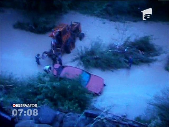 Cascador fara voie pe o sosea din judetul Buzau | Observatornews.ro Cascador fara voie pe o sosea din judetul Buzau | Observatornews.ro