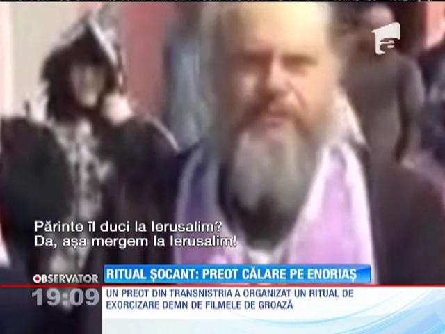 Ritual exorcizare şocant! Preot călare pe enoriaş | Observator News