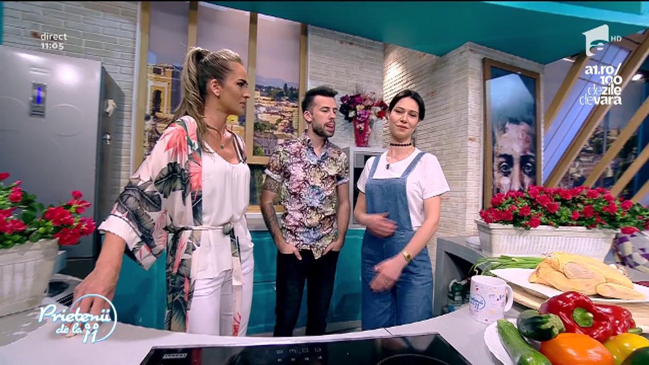 Andreea Moldovan a pregătit o reţetă de "Pui Rotisat" | Video | Antena 1