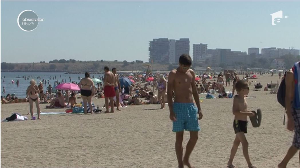Marea, alegerea turiștilor și toamna! Mii de români au ajuns pe litoral ...