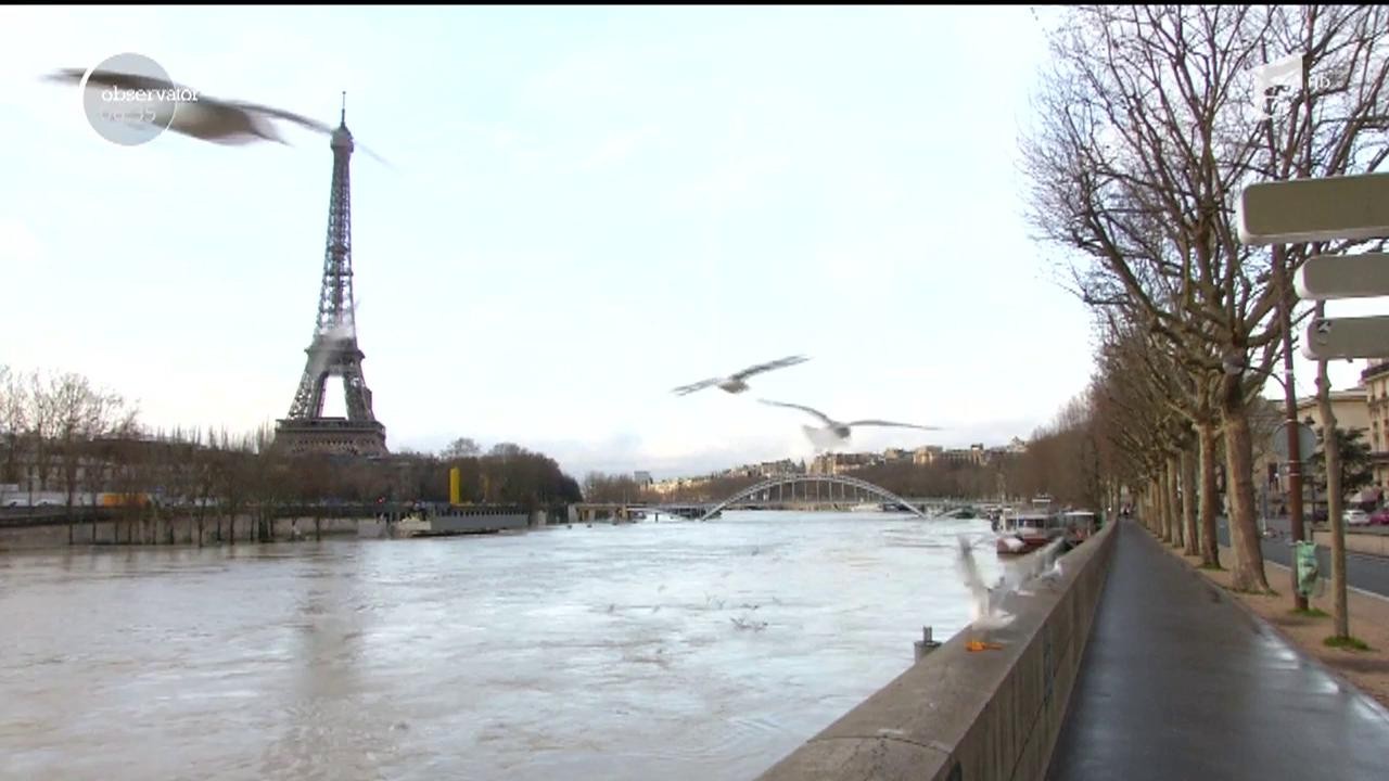Alertă de inundaţii la ParIs. Aleile de pe malurile Senei sunt deja sub apă