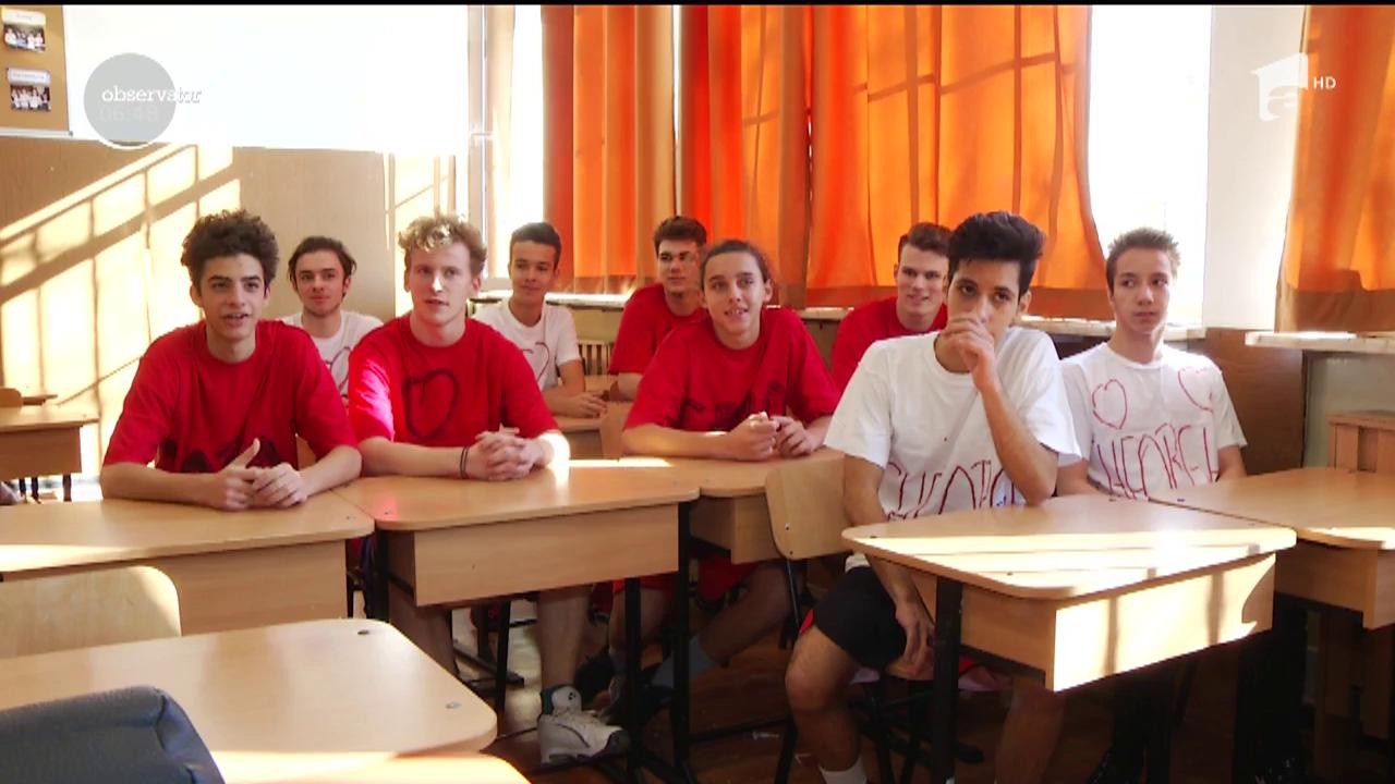 Mobilizare impresionantă a elevilor de la Liceul Jean Monnet, din ...