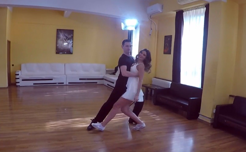 Valentin Butnaru și Olivia Păunescu, lecții de dans de la un profesionist