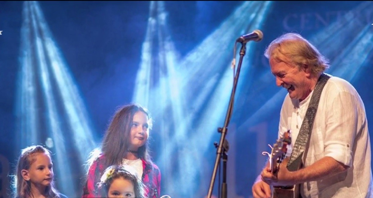 Ducu Bertzi - trei decenii pe scenă, peste 4.000 de concerte