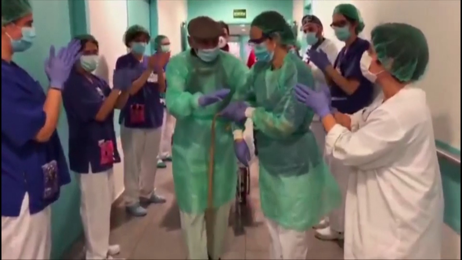 Bătrân de 93 de ani vindecat de coronavirus în Spania, aplaudat de ...