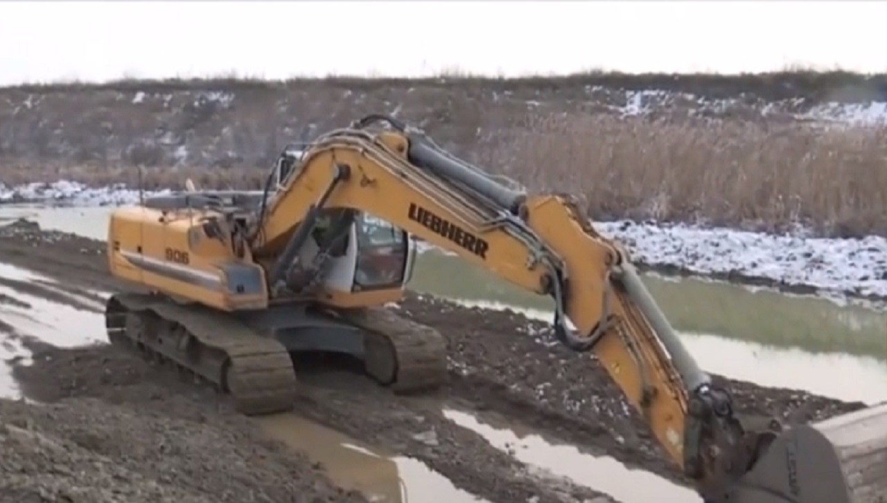 Exploatare ilegală de piatră, în Suceava. Când au văzut camera de ...