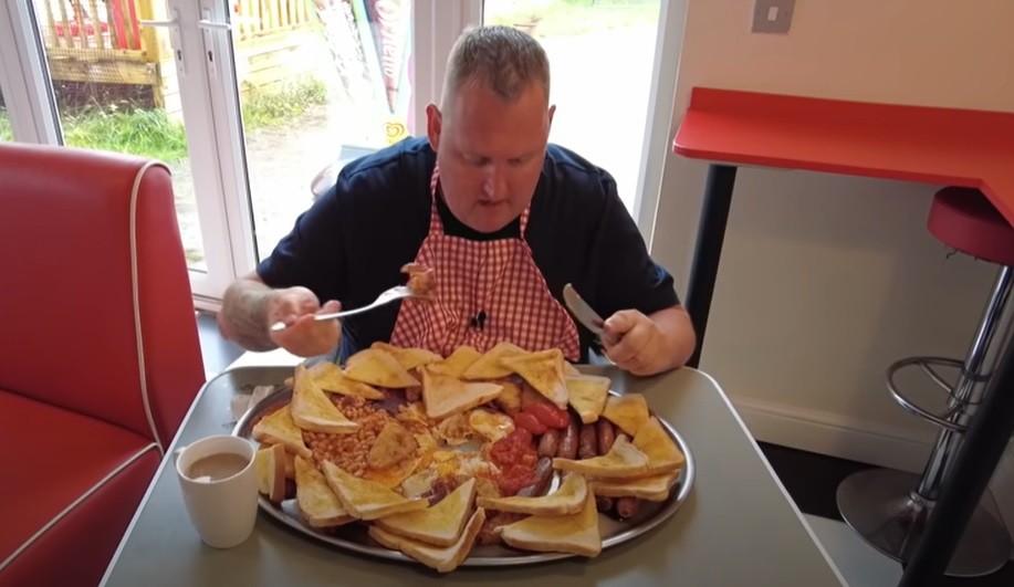 Terminator, cel mai mare mic dejun, oferit gratis celor care îl pot ...