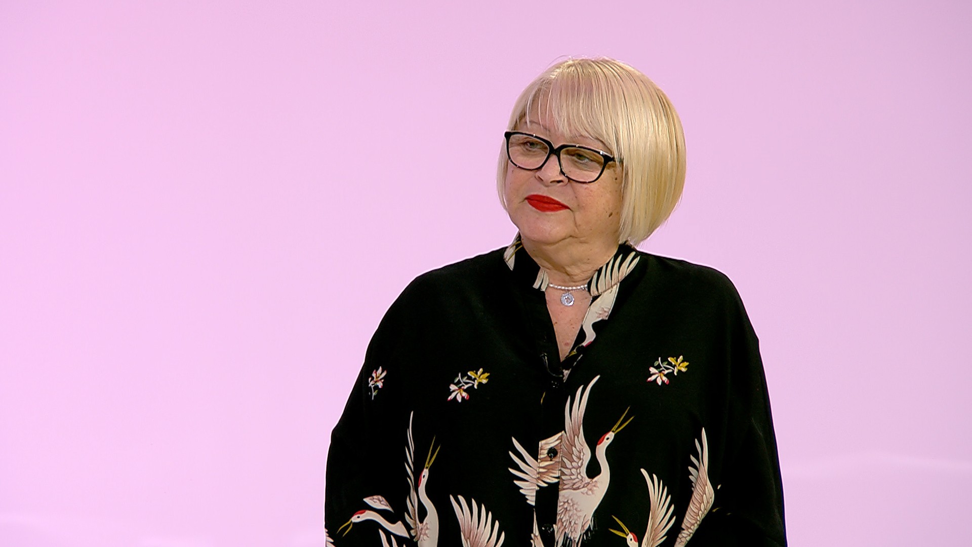 Mirabela Dauer, în pas cu moda. Artista şi-a făcut cont pe TikTok ...