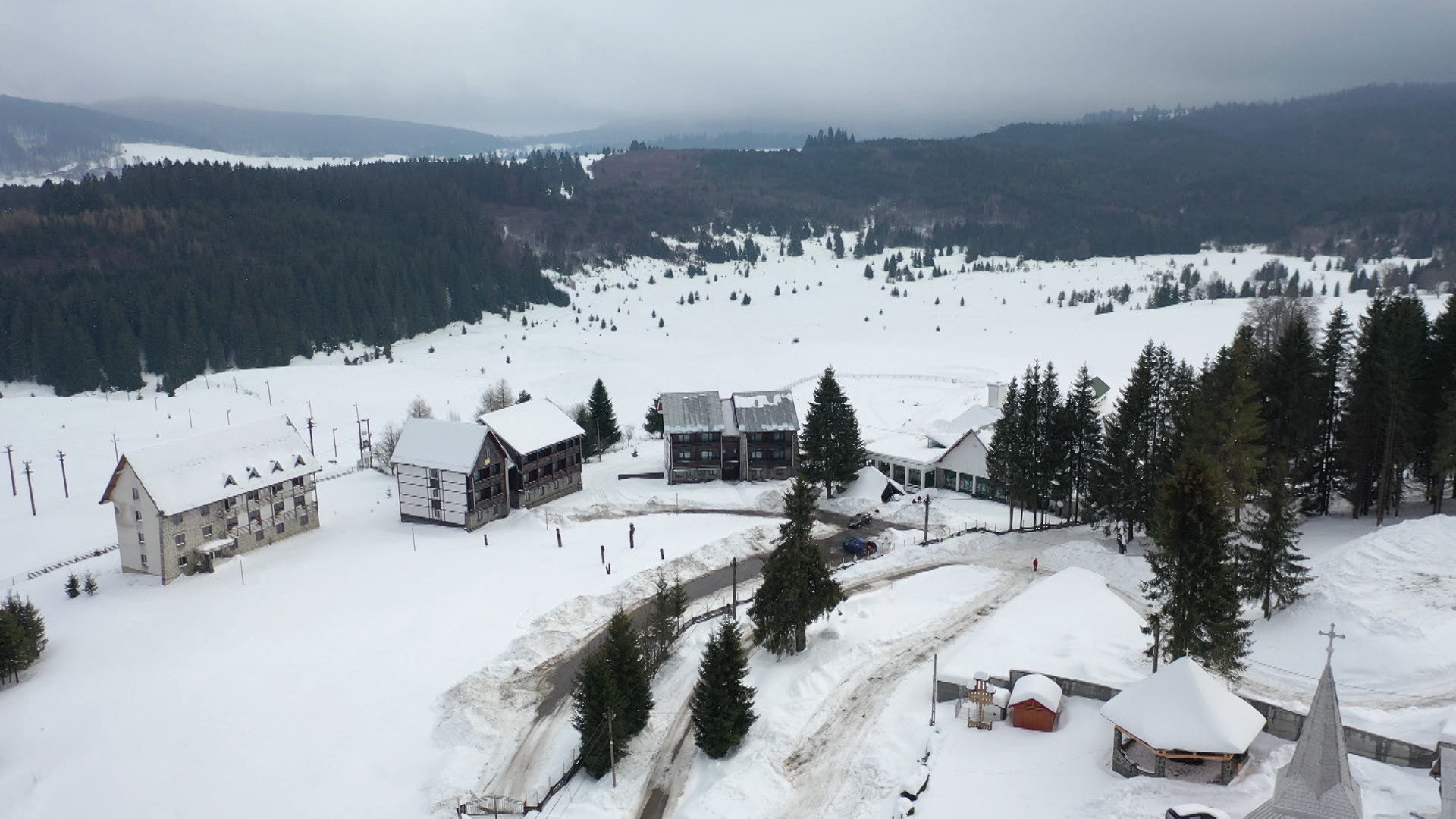 Staţiunea Izvoare din Maramureş se redeschide, după ce a zăcut în ...