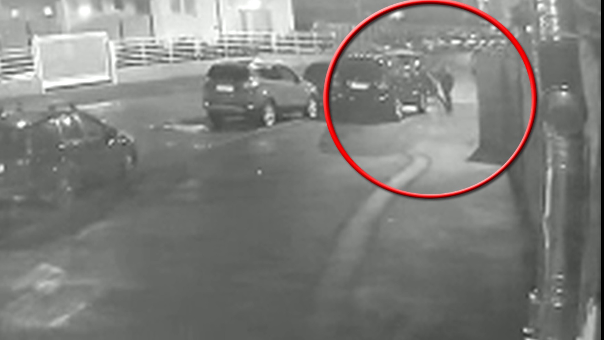 Un tânăr din Arad a lovit cu pumnul mai multe femei pe stradă. I s-a ... Un tânăr din Arad a lovit cu pumnul mai multe femei pe stradă. I s-a ...