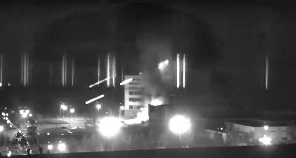 Imagini cu bombele care cad în jurul centralei nucleare Zaporojie ...