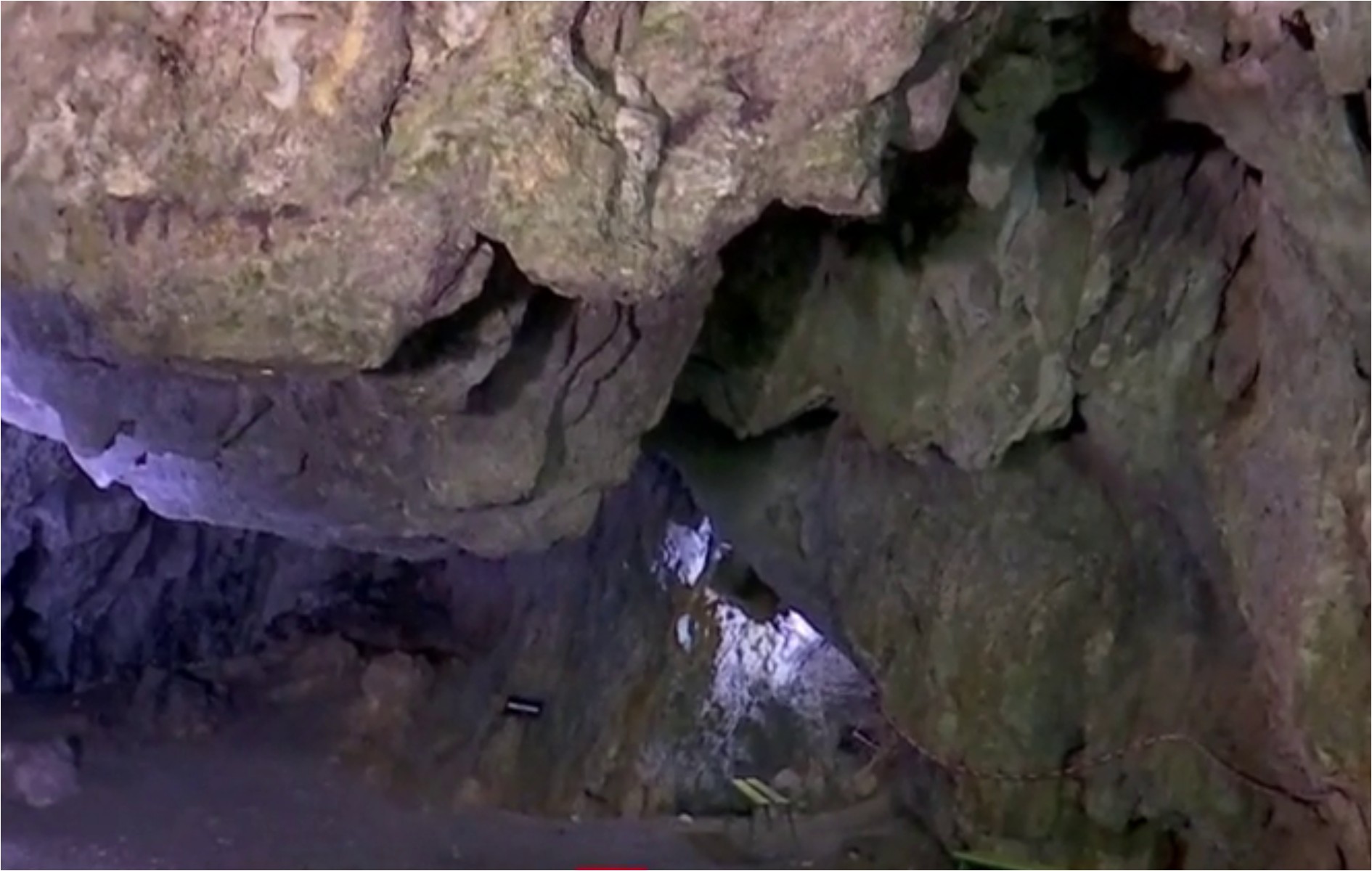 Peştera din România unde, potrivit legendei, locuia zeul dacilor ...