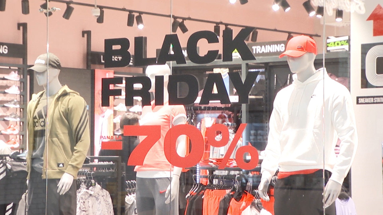 Black Friday 2022. Cele mai vânate produse de români în ziua cu cele ...