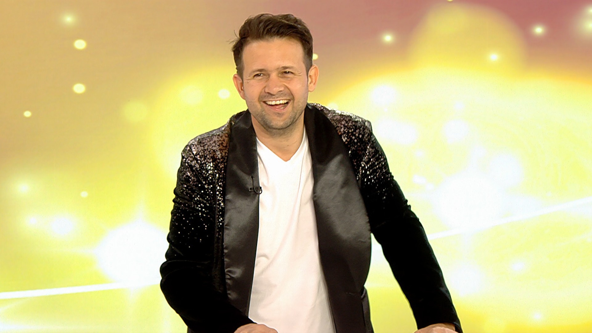 Imposibilul devine posibil prin magie: Robert Tudor ne invită să ...