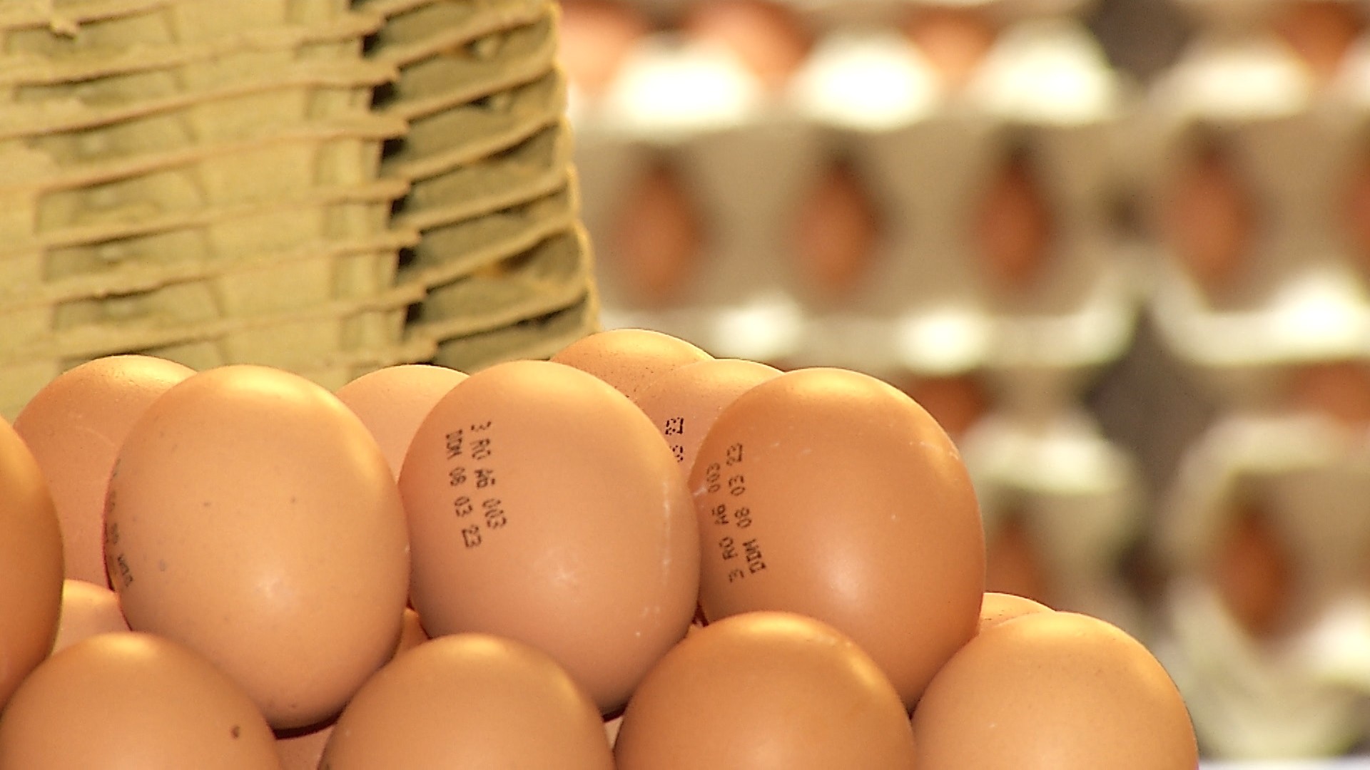 Prețurile la ouă au atins valori record. Cât costă o cutie cumpărată ...