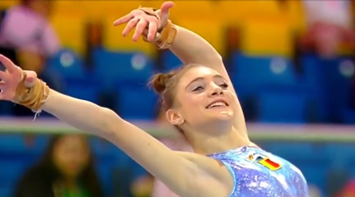 Sabrina Voinea, noua stea a gimnasticii româneşti. A câştigat două ...
