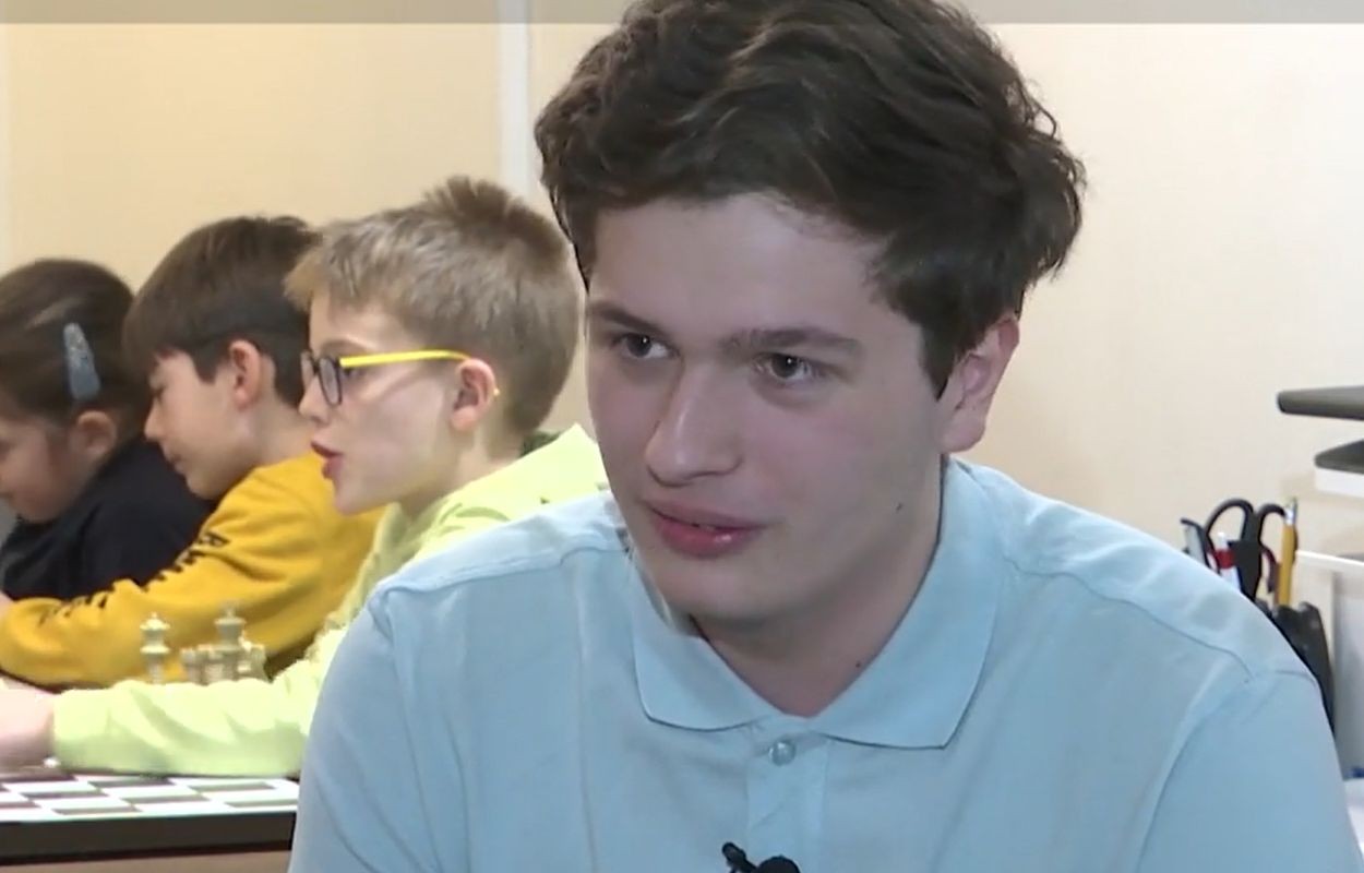 "Este un tip extraordinar de serios, aș putea spune chiar tipicar". La ...