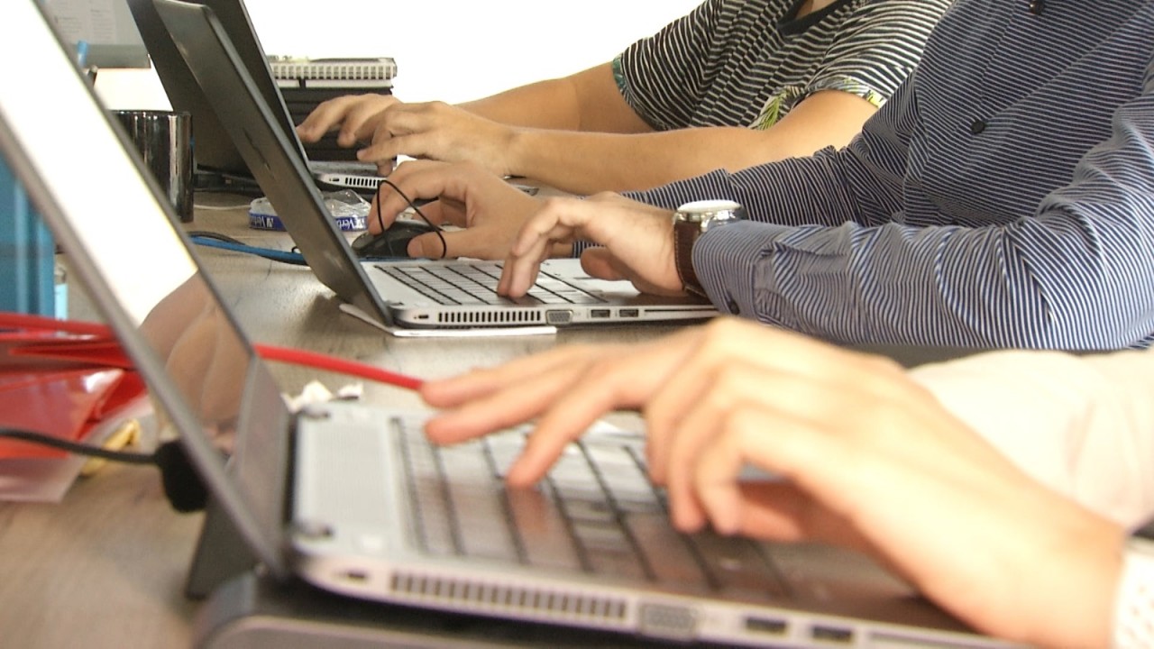 Secretul unei vieţi fericite: interacţiunile pozitive cu colegii de ...