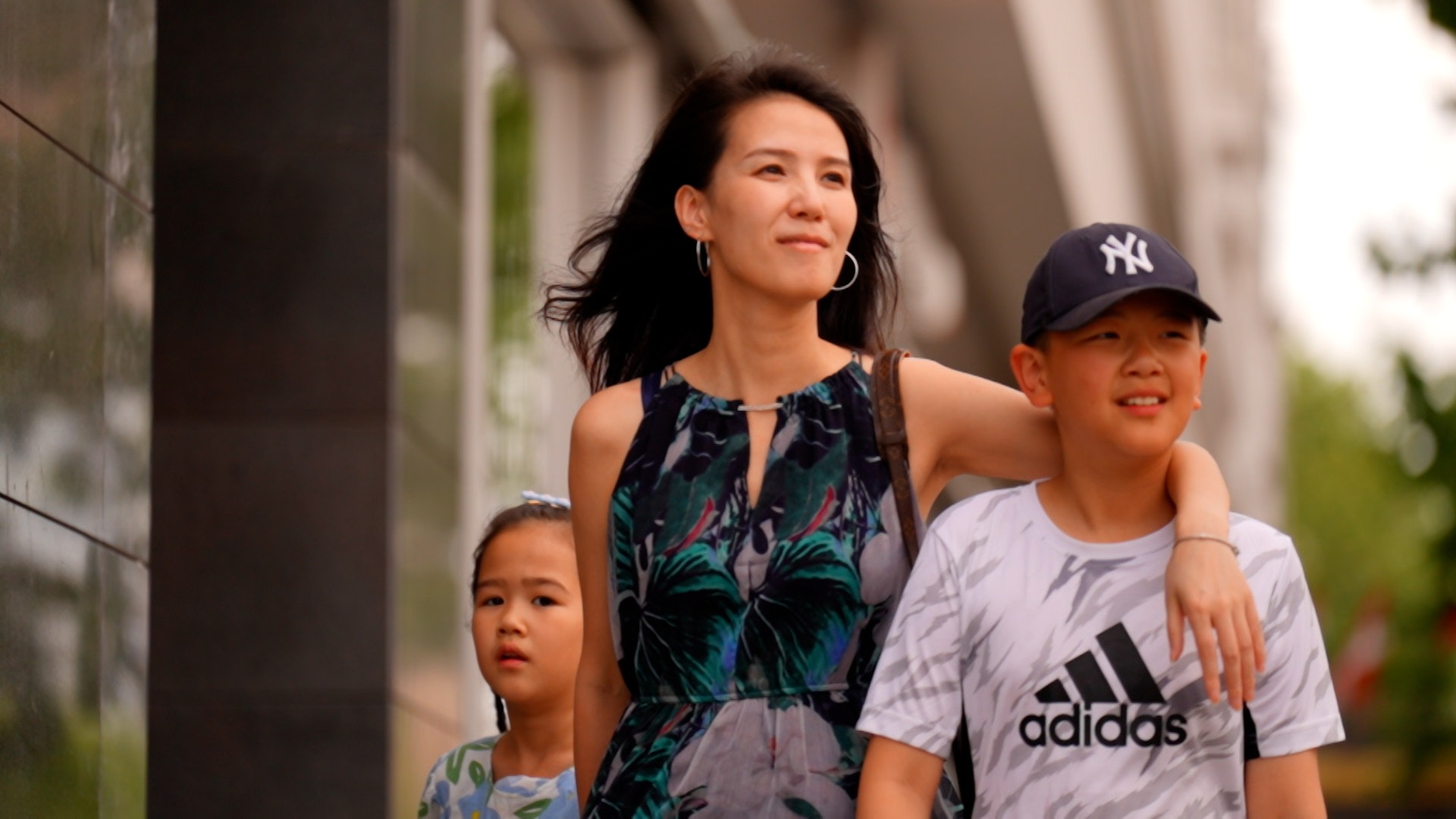 Afacerea de succes deschisă de o familie de chinezi la noi. "Nu știu de ...