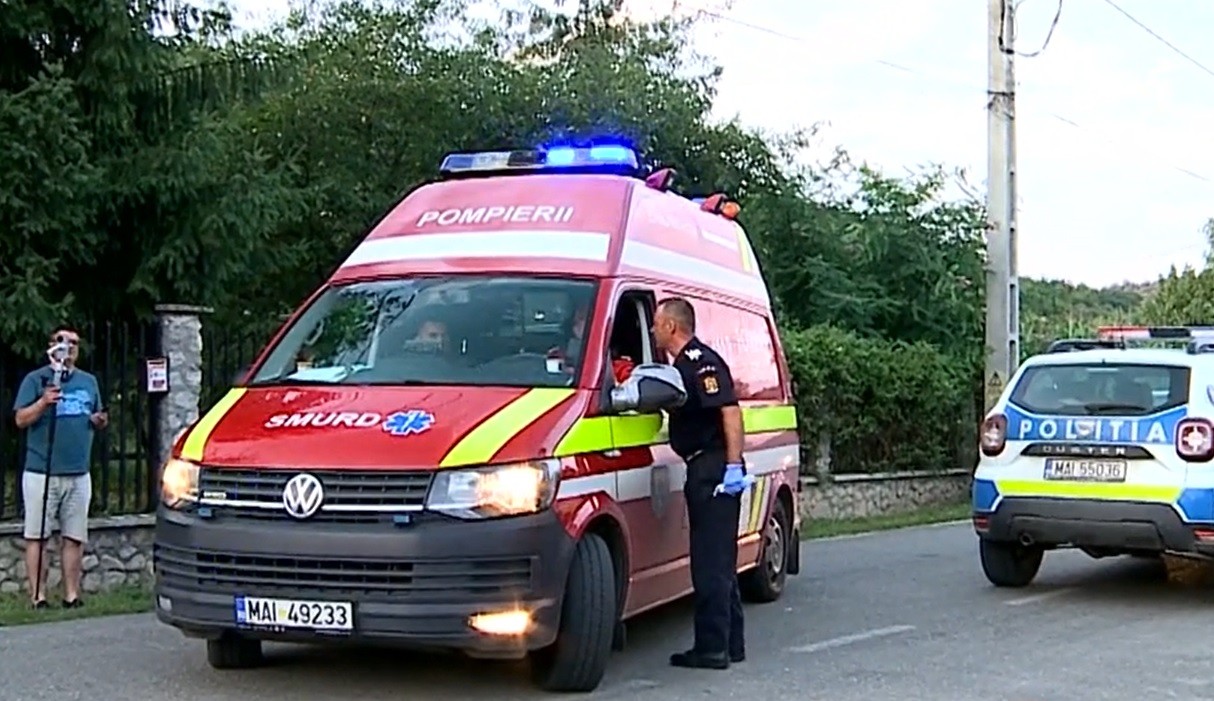 "Era piele şi os, acoperită de muşte. O alta plângea şi cerea apă". Un ...