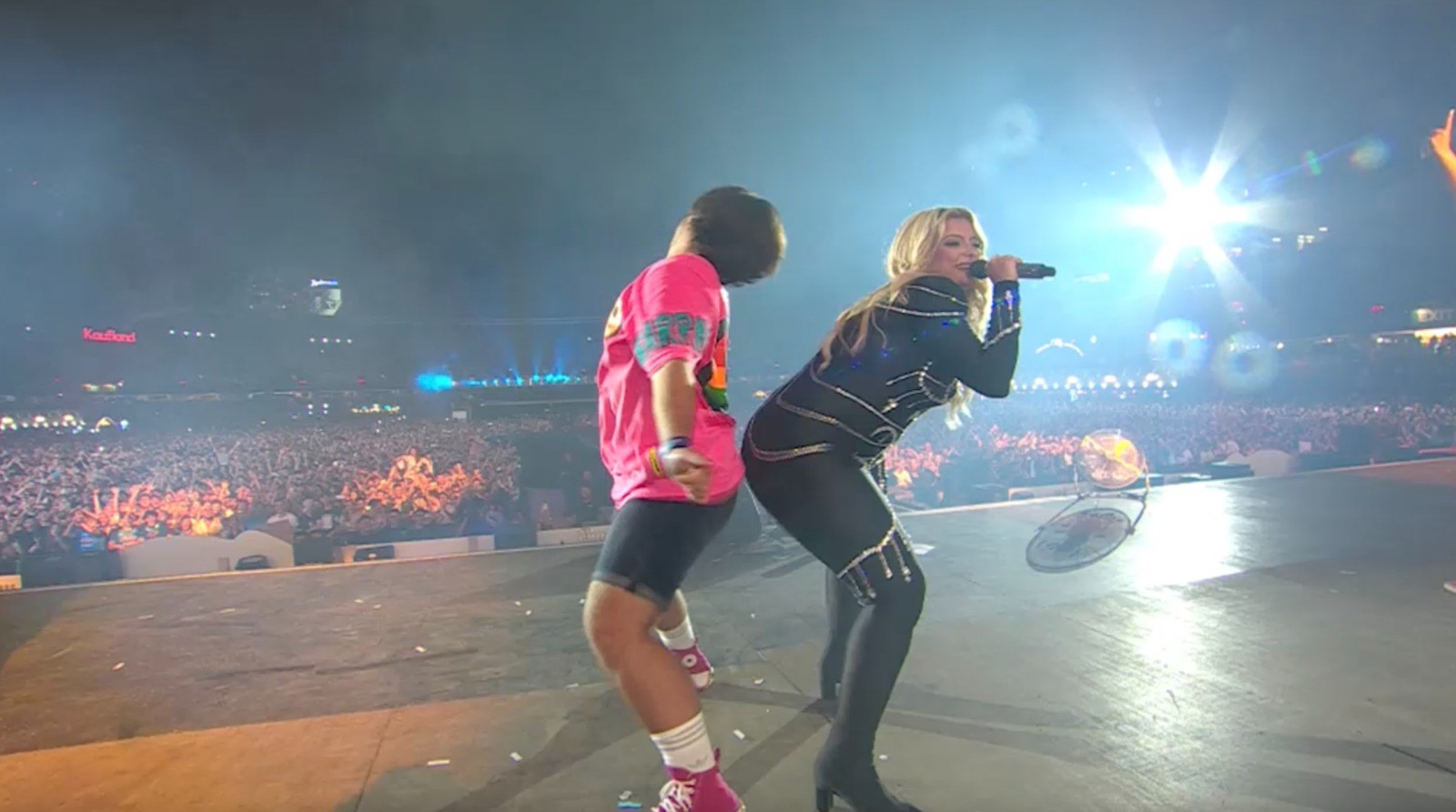 Untold 2023. Cine e românul care a uimit-o pe Bebe Rexha ...