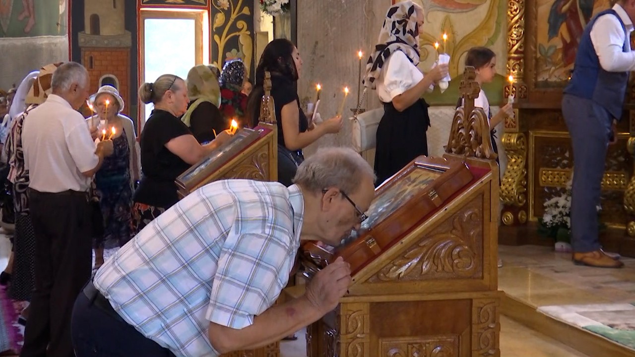 Spunem sau nu "La mulţi ani" de Sfânta Maria Mare, pe 15 august ...