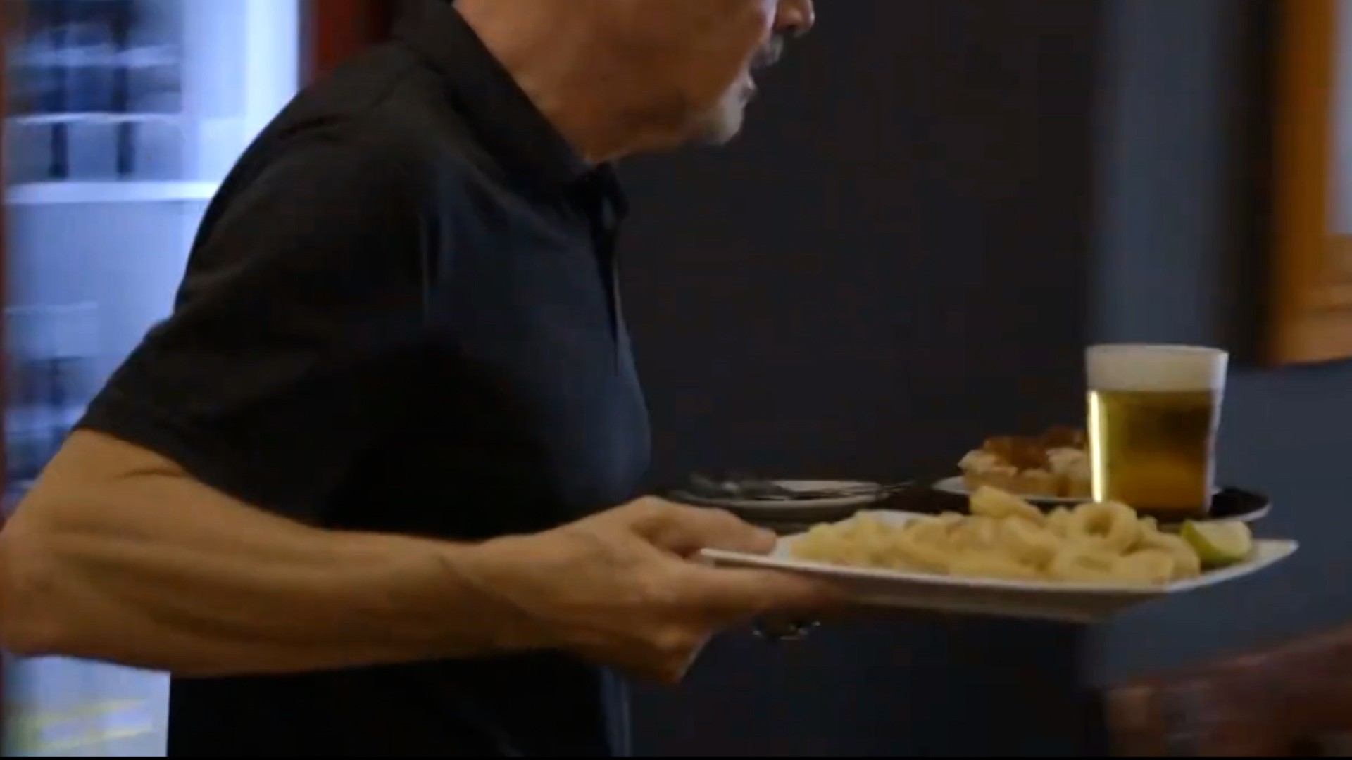 Amendă usturătoare pentru patronul unui bar din Târgu Jiu care ținea un ...