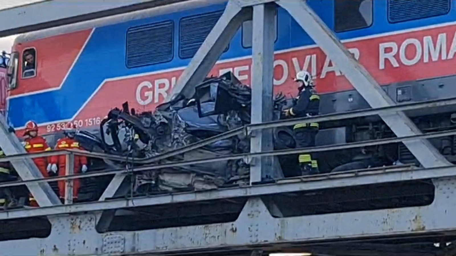 "A rămas blocat cu maşina pe asta". Cine e bărbatul din Constanţa care ...