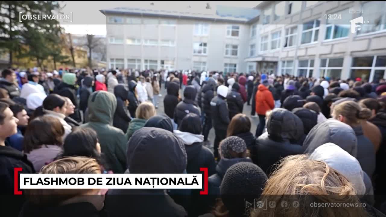 Flashmob de Ziua Naţională la Colegiul Naţional Mihai Eminescu din Botoşani | Observatornews.ro
