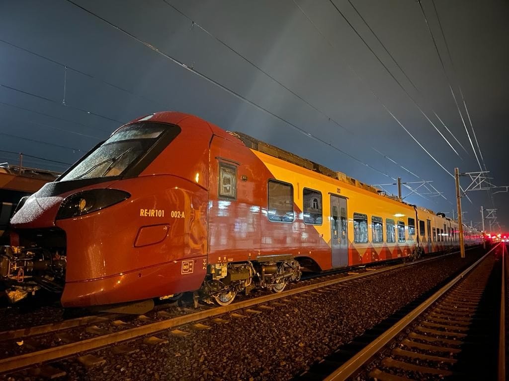Cum arată interiorul primului tren cumpărat de România în ultimii 20 de ...