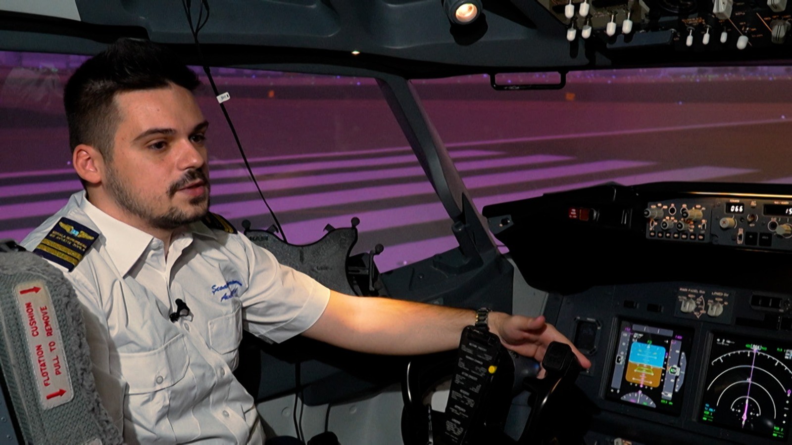 Costin a crescut într-un orfelinat şi a privit toată copilăria spre cer ...