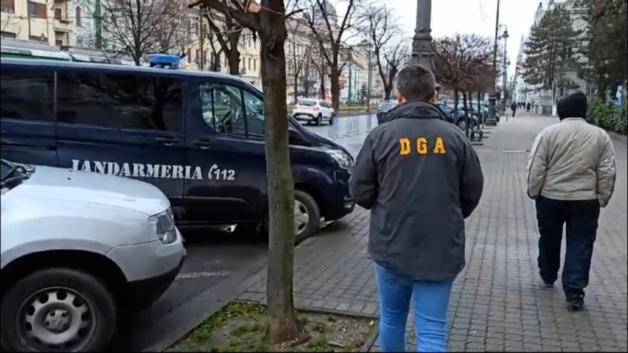 Șeful Vămii București, reținut de DNA. Ce mită ar fi luat Paul Petrof ...