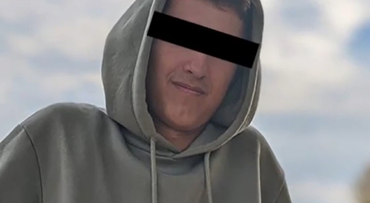 Antrenorul de înot de la CS Dinamo, care ar fi violat o fetiţă de 7 ani ... Antrenorul de înot de la CS Dinamo, care ar fi violat o fetiţă de 7 ani ...