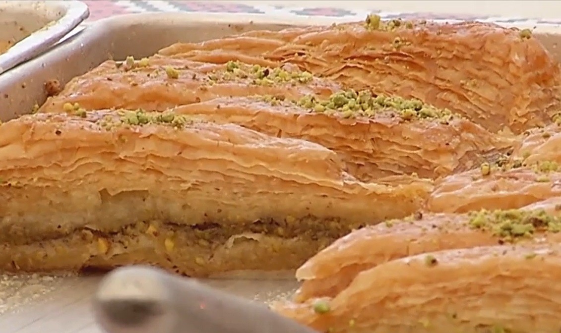 Festival turcesc pe Şoseaua Kiseleff. Vizitatorii au fost atraşi de ...