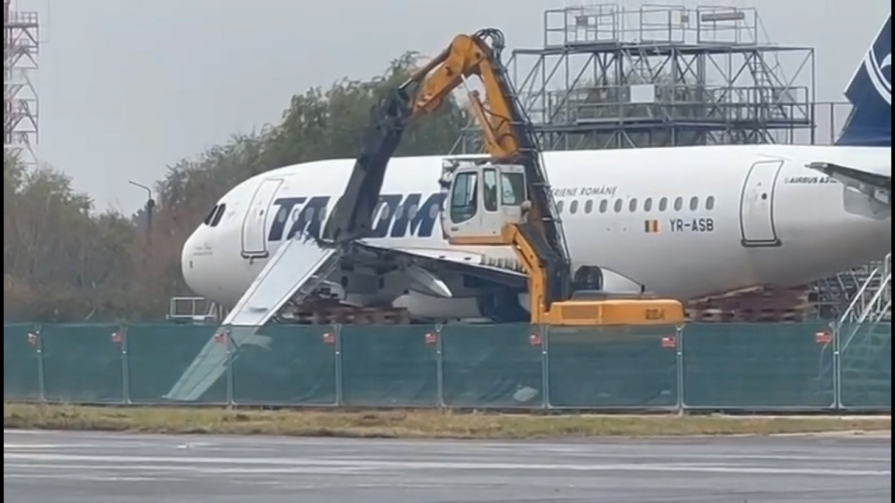 Controverse după ce TAROM a dat patru avioane la fier vechi. Decizia i ...