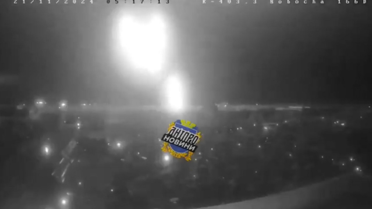 Momentul în care racheta balistică Oreșnik lovește Ucraina. Zelenski le ...