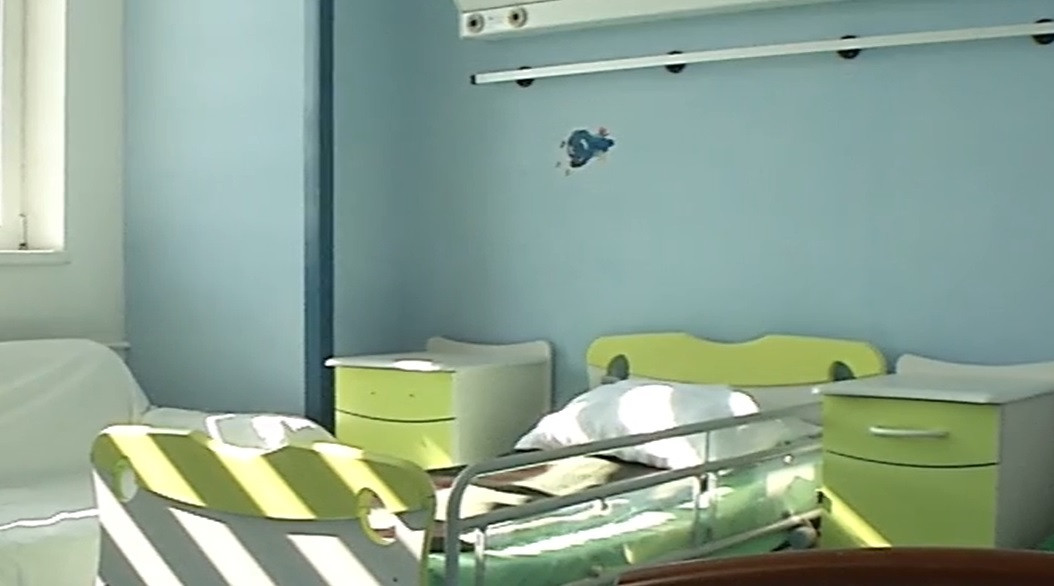 Primele măsuri, după ce trei copilaşi de la aceeaşi creşă au ajuns la ...