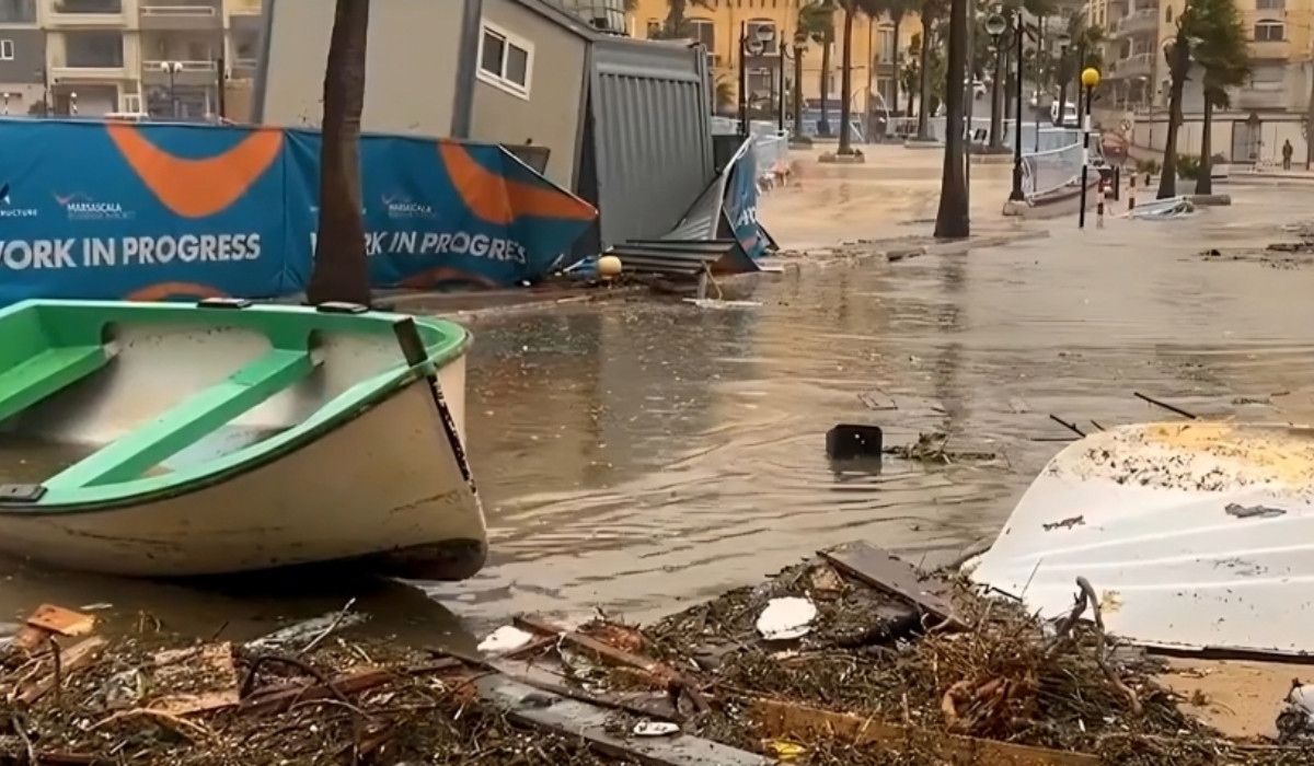 "Luăm o canoe şi plecăm". Imaginile dezastrului din Italia, unde ...