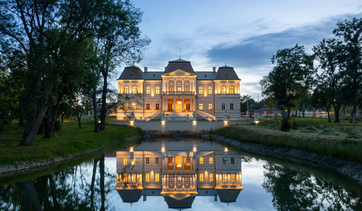 Un castel din România, premiat pentru patrimoniu la nivel european. Cât ...